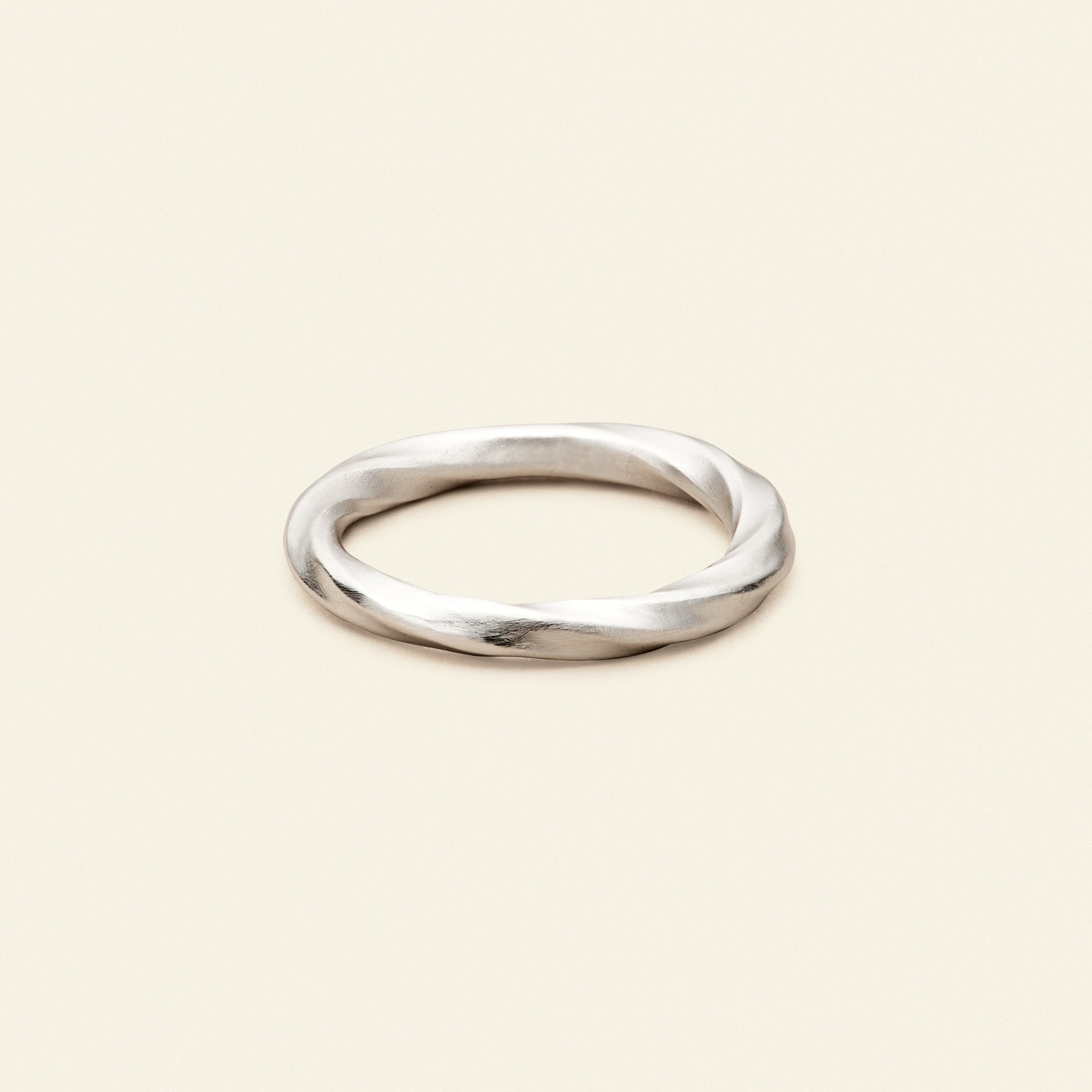 Thick Flow Ring - Mat silver – MARLENE JUHL JØRGENSEN